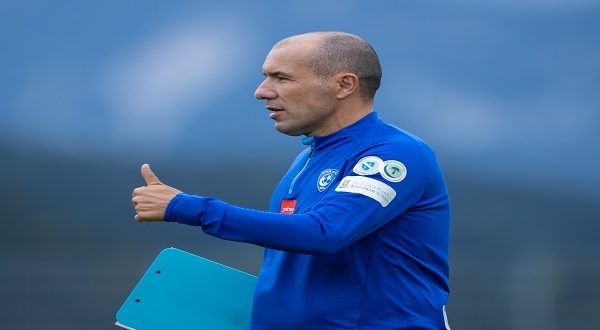 مدرب الهلال يُشيد بأداء لاعبيه أمام تشيلسي رغم الهزيمة - برق الإمارات