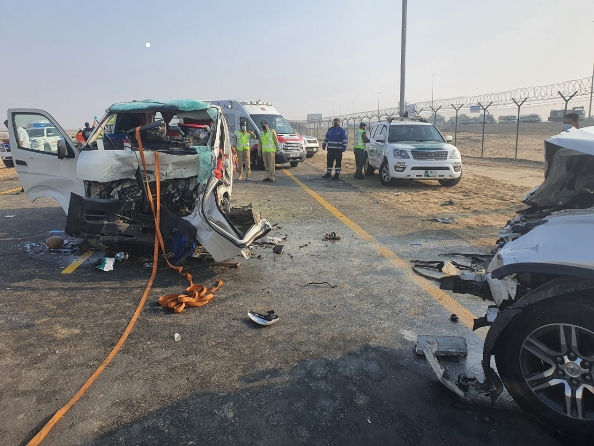 Dubai: 15 people injured in a crash accident due to overtaking – UAE BARQ