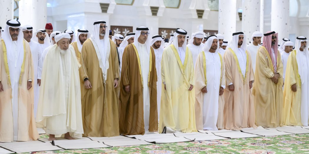 Their Highnesses perform Eid Al Fitr prayer at Sheikh Zayed Grand ...